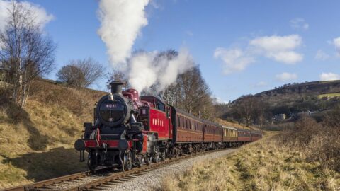 Boat Trips & Railway Skipton | Canal Boat Trips in Skipton